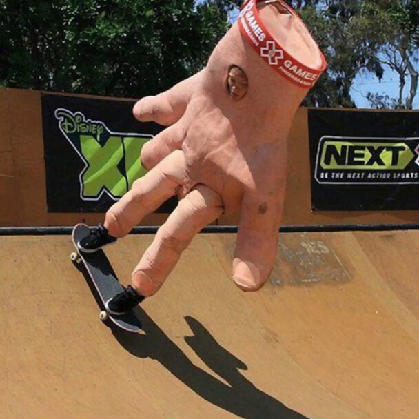 50 Funny And Weird Pictures Posted With No Context Making Them Even ...