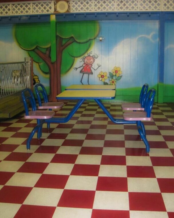 40 Unsettling "Liminal Spaces" That'll Leave You With A Creepy Feeling