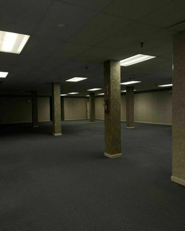 40 Unsettling "Liminal Spaces" That'll Leave You With A Creepy Feeling
