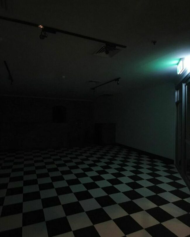 40 Unsettling "Liminal Spaces" That'll Leave You With A Creepy Feeling