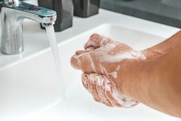 30 Common Hygiene Mistakes People Need To Stop Making ASAP
