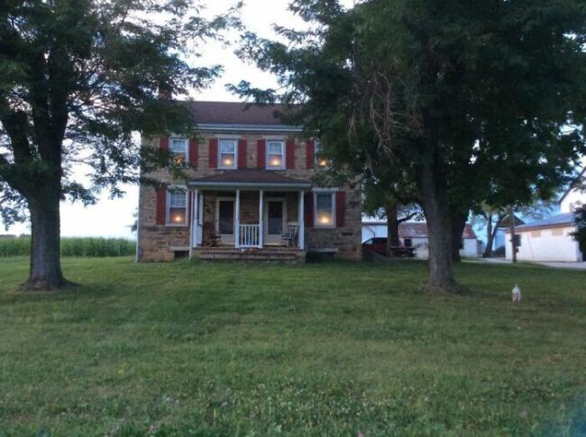 30 People Share Fascinating Pictures Of Their Unique Old Homes