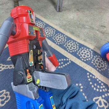 45 Funny Toy Design Fails That Are So Bad They Could Scar A Kid For Life