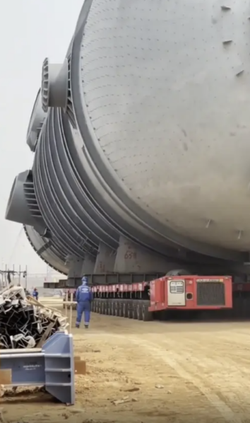 30+ Terrifyingly Large Objects That'll Have Your Megalophobia Flaring Up