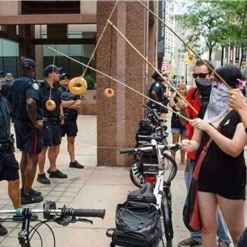 50 Cursed Photographs That Will Make You Look Twice, All From This ...