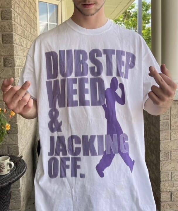 40 Chaotic Shirts That Say More About Them Than Just The Words