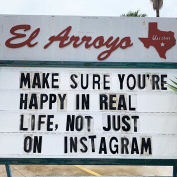 45 Hilarious El Arroyo Signs That Serve Up Laughs With Every Meal