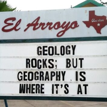 45 Hilarious El Arroyo Signs That Serve Up Laughs With Every Meal