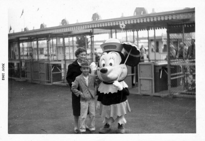 35 Nostalgic Disney Pictures From Disney Parks In Their '70s And '80s ...