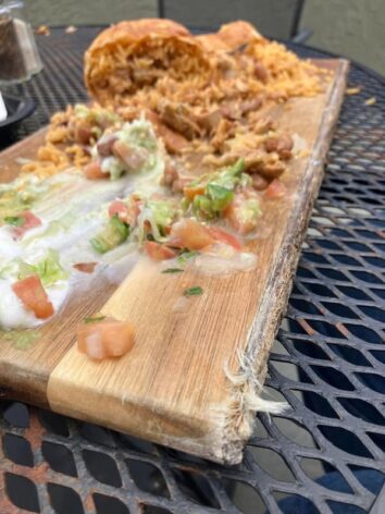 35 Hilariously Bizarre Alternatives To Plates Served Up By Restaurants