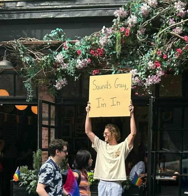 35 Funniest New Posts From "Dude With A Sign" (April 8, 2024)