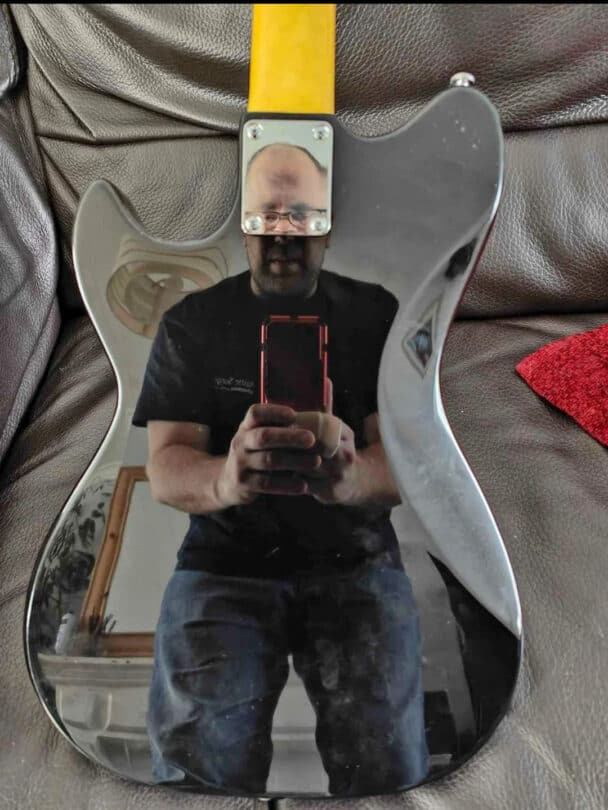 37 Funny "Mirrors For Sale" Pictures That Only Reflect Their Own Ignorance