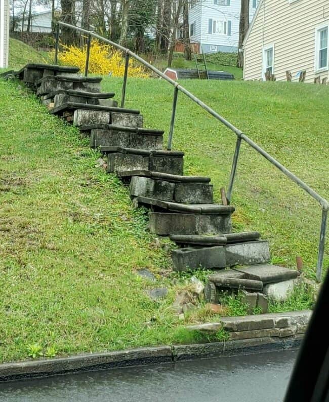 50 Terrifying "Death Stair" Designs That Will Hurt Your Brain And Break Your Neck