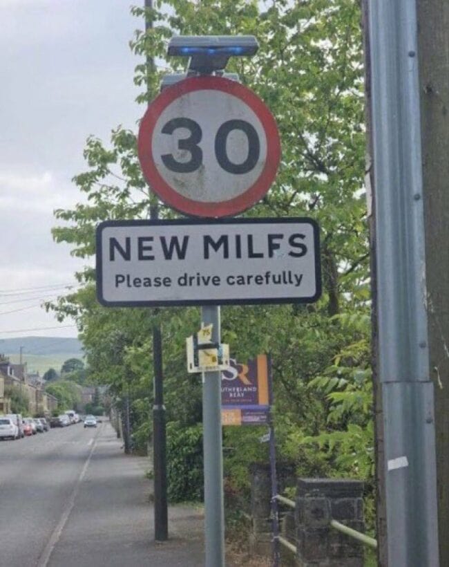 36 Examples Of British Humor Filled With Dry Wit And Cheeky Jabs