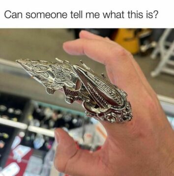 55 Funny Thrift Shop Memes And Finds From “Ridiculous Thrifter”