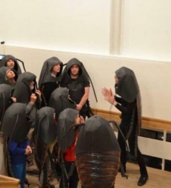 50 Funny Pictures With Insane Poses That Left Us With More Questions ...