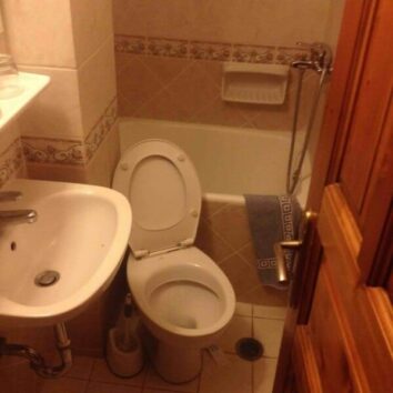 35 Hilariously Baffling Interior Design Fails That'll Leave You ...