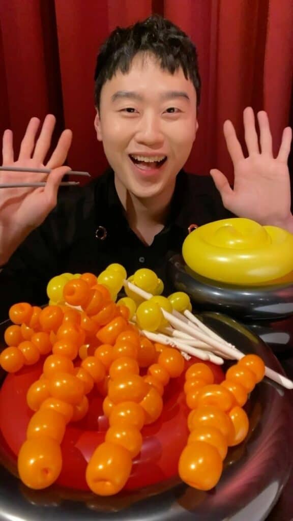 43 Realistic Balloon Food Creations From Artist Jiwon Lee