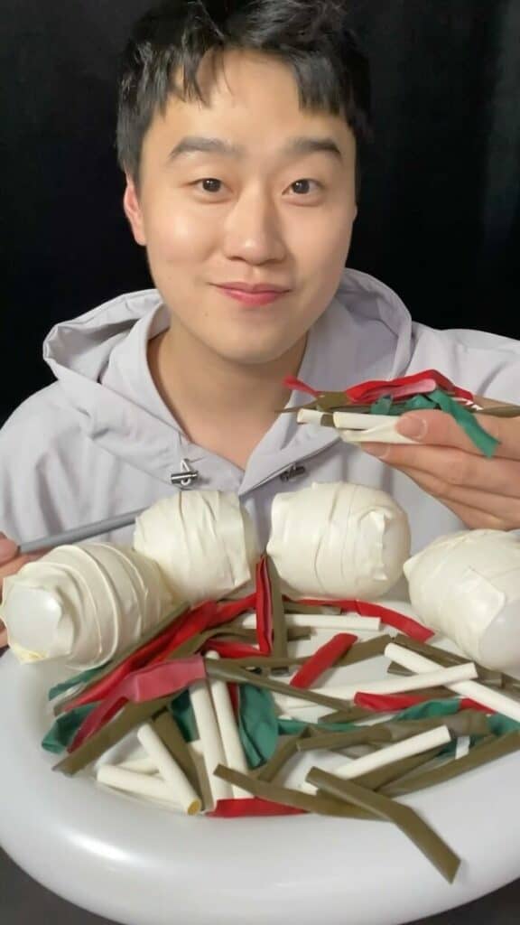 43 Realistic Balloon Food Creations From Artist Jiwon Lee