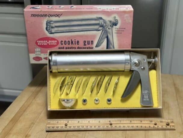 32 Nostalgic Retro Kitchen Gadgets From The Cooking Gizmo Golden Age