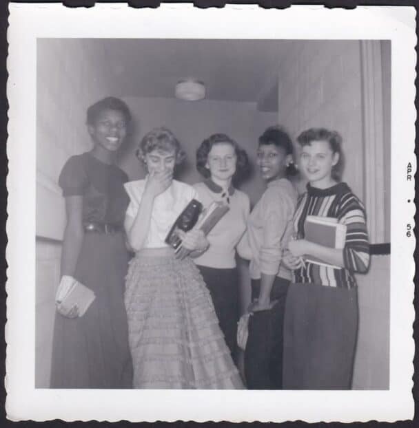 40 Nostalgic Old School Cool Pictures Showing Off Past Generations ...