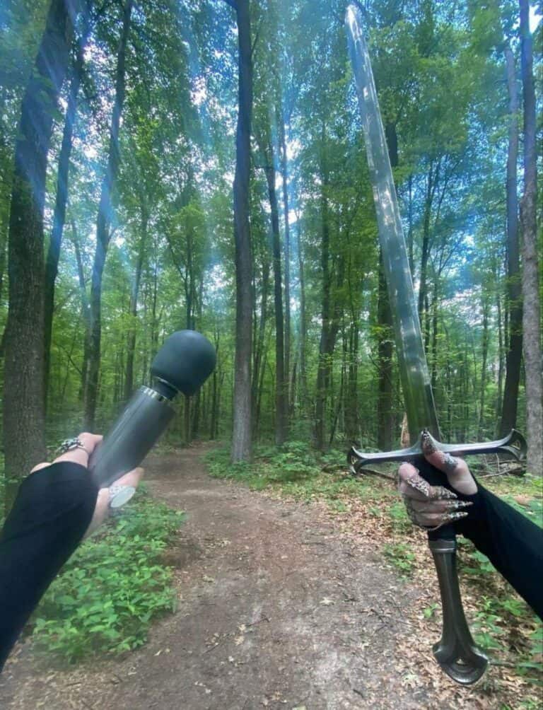 40 Bizarrely Funny Pictures That'll Make You Laugh Then Say "Hmmm ...