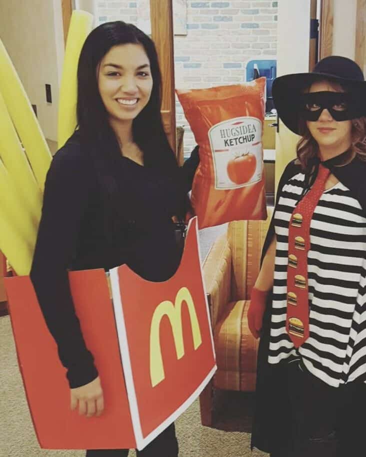 37 Funny Couples Halloween Costumes That Made The Party Stop For A Second