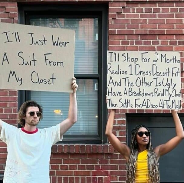 50+ Funny Images From "Dudette With A Sign" Bringing Laughter To The Masses