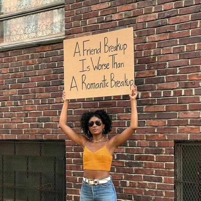 50+ Funny Images From "Dudette With A Sign" Bringing Laughter To The Masses