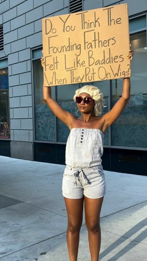 50+ Funny Images From "Dudette With A Sign" Bringing Laughter To The Masses
