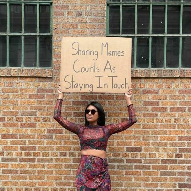 50+ Funny Images From "Dudette With A Sign" Bringing Laughter To The Masses