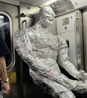 45 Funny Pictures From "Subway Creatures" — People Watching On The NYC ...