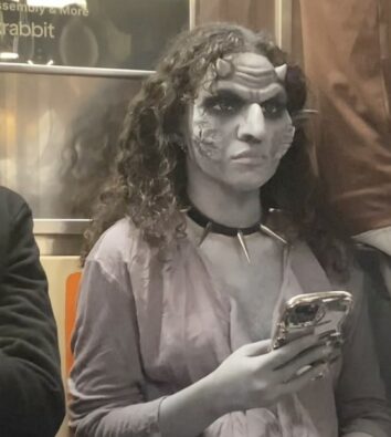 45 Funny Pictures From "Subway Creatures" — People Watching On The NYC ...