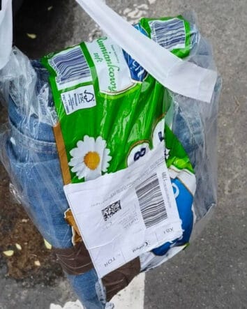 35 Times Vinted Sellers Nailed It With Their Funny Packaging Choices