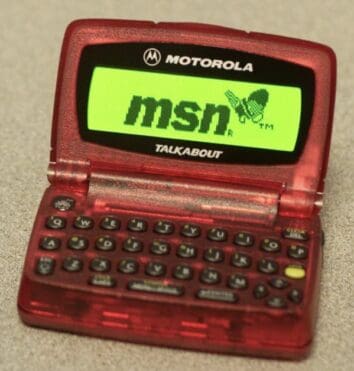 40 Nostalgic Pictures That Transport You Back To The 'Old Internet' Days
