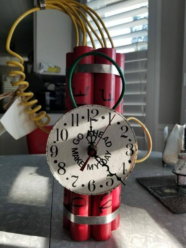 40 Hilariously Weird Thrift Store Finds Shoppers Couldn't Help But Take ...