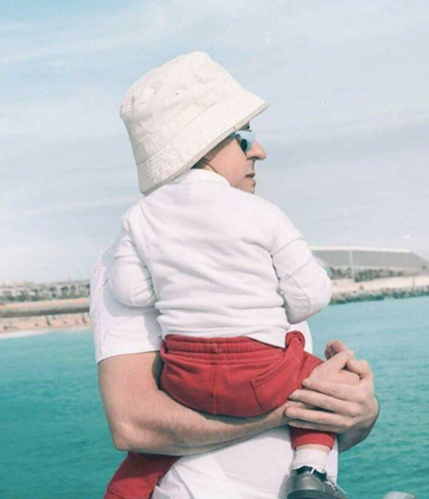 "Tricking The Eyes" — 40 Bizarre Photos Taken From Confusing Perspectives