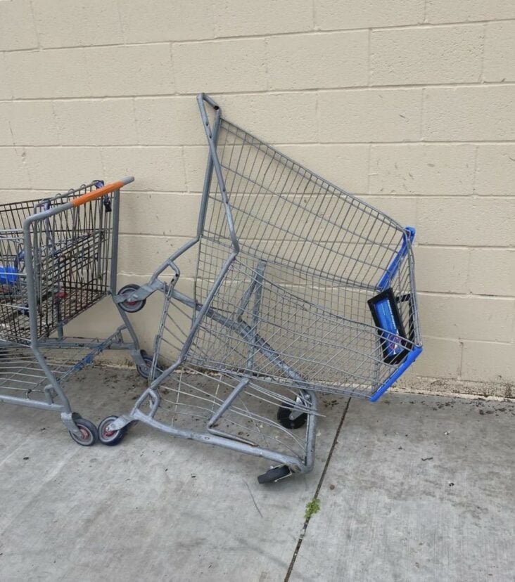 "Tricking The Eyes" — 40 Bizarre Photos Taken From Confusing Perspectives