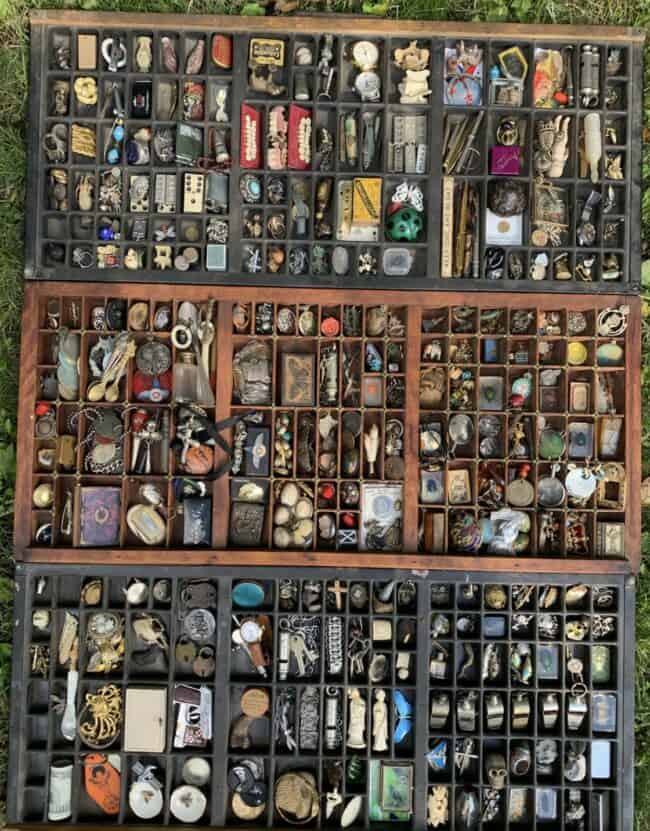 45 Quirky Collectors Share Their Unique And Bizarre Collections
