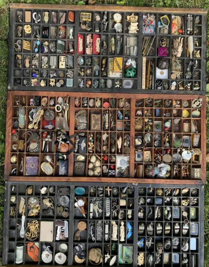 45 Quirky Collectors Share Their Unique And Bizarre Collections