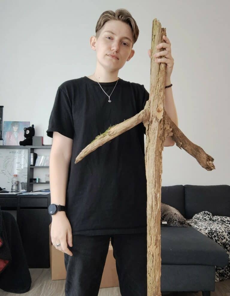 "Send Stick Pics" — 37 Dudes Who Found Cool Sticks And Really Want To ...