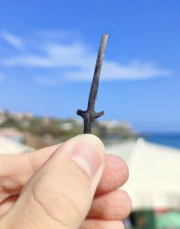 "Send Stick Pics" — 37 Dudes Who Found Cool Sticks And Really Want To ...