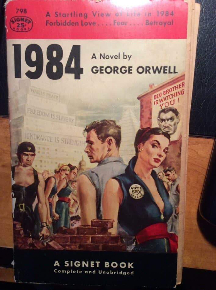 40 Hilariously Bad Sci-Fi Book Covers We Most Certainly Will Judge Them By
