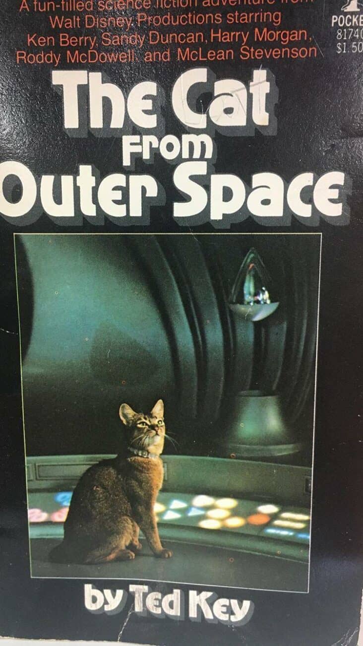 40 Hilariously Bad Sci-Fi Book Covers We Most Certainly Will Judge Them By