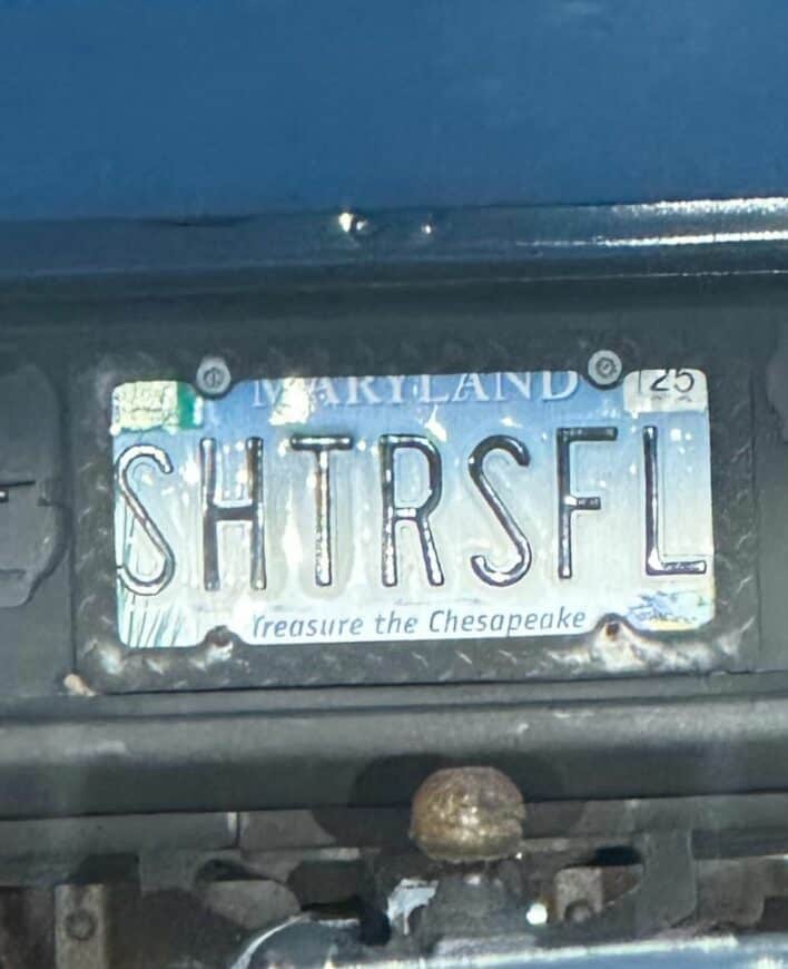 45 Hilarious Personalized License Plates People Found Out In The Wild