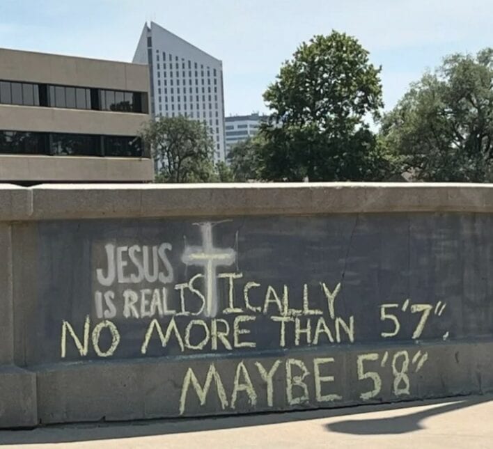 35 Hilarious Pictures Of Mild Vandalism Only Put There For The Joke