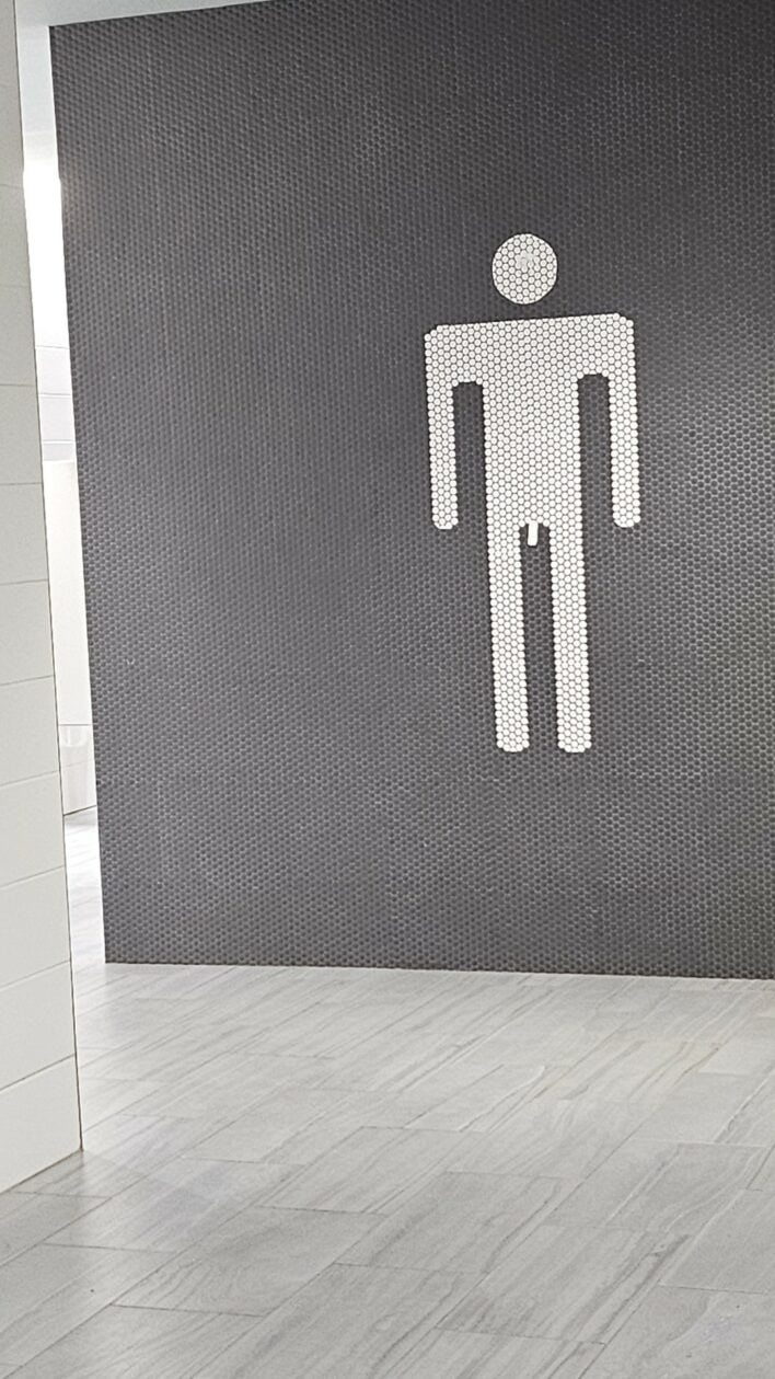 35 Hilarious Pictures Of Mild Vandalism Only Put There For The Joke