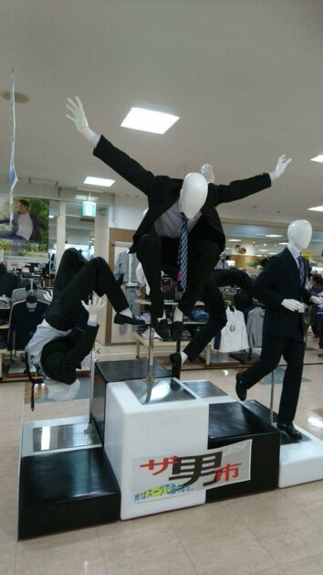 40 Hilarious "Blursed" Pictures That Are Equal Parts Blessed And Cursed