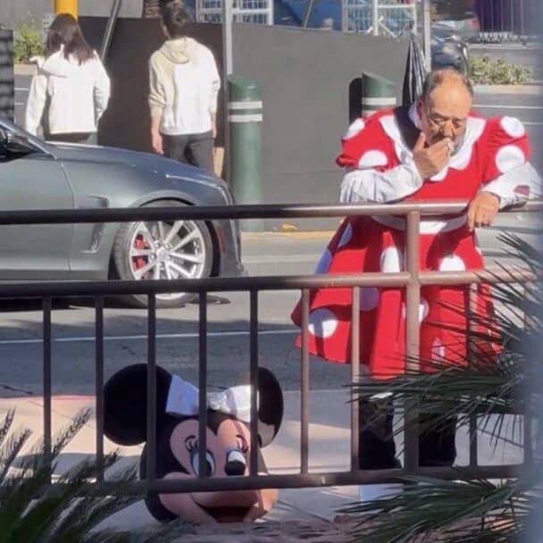 40 Hilarious "Blursed" Pictures That Are Equal Parts Blessed And Cursed