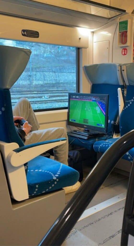 50 Insane Poses From Humans Posting Wild Pictures To The Internet